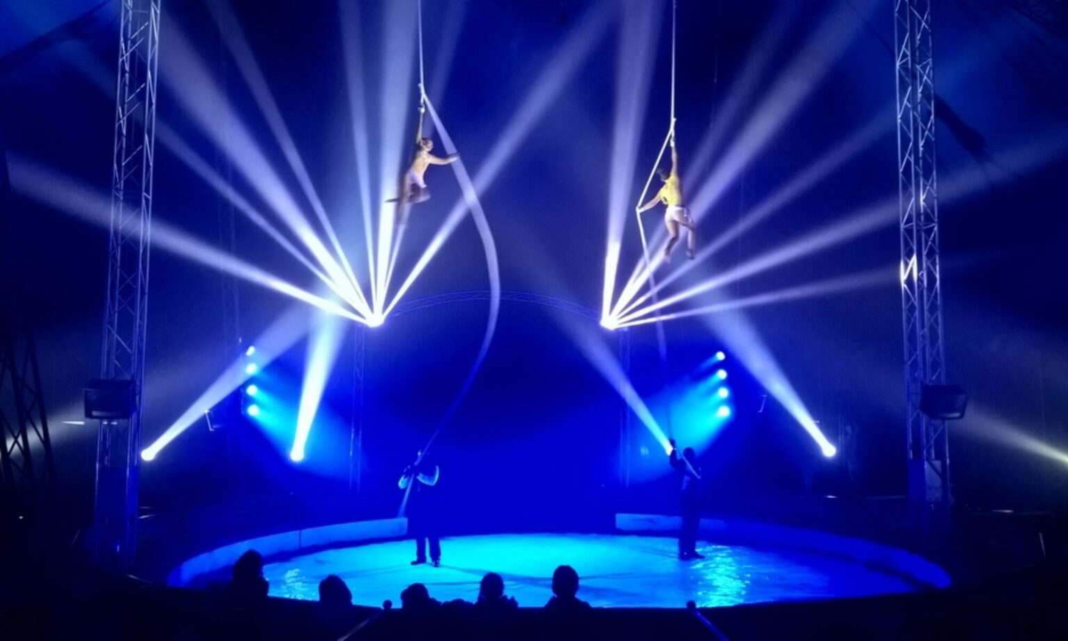 Cirque Event, Evenementiel, Location décors, Team Building, Recrutement